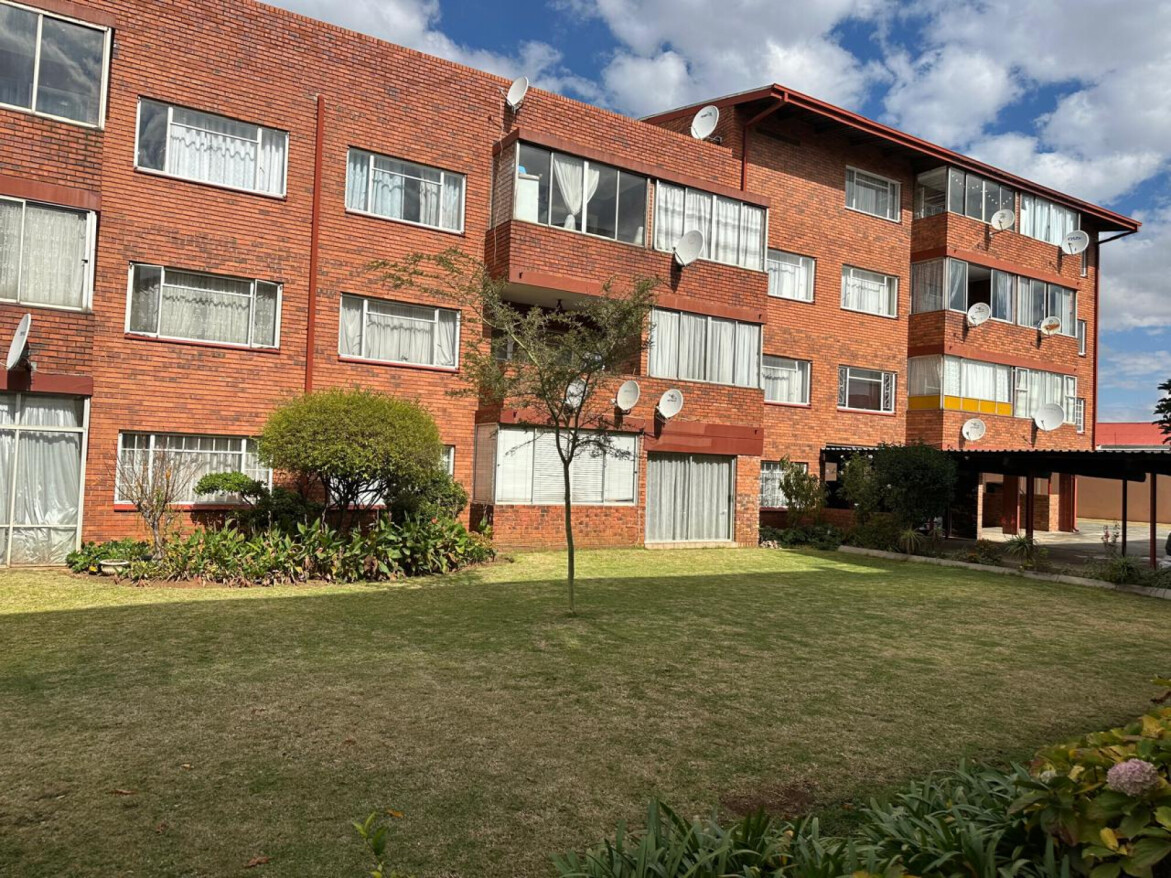 Deceased Estate - 2 Bedroom Unit In Malvern East (Germiston) | 23 July ...